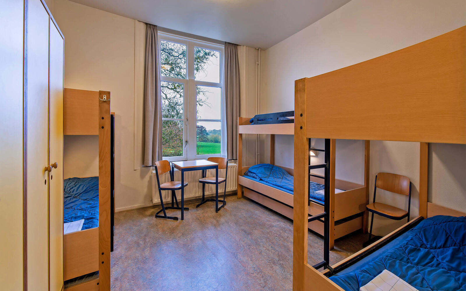 Hostel Bunnik, by the Kromme Rijn River | Stayokay